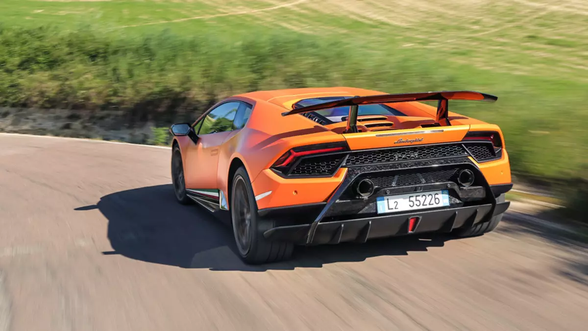 Tlačíme Lamborghini Huracan Performante v odbočkách Imoly 1004_10