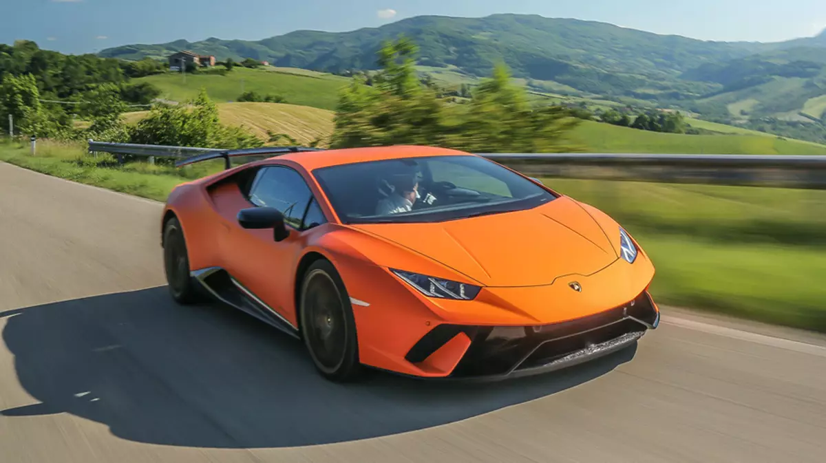 iMolaのターンでLamborghini Huracan Performanteをプレスします 1004_21