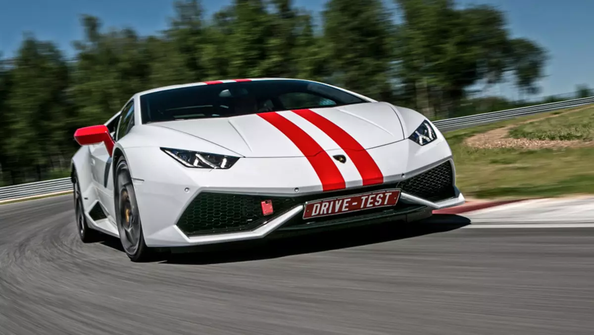 Înmuiate sub capul supercarului Lamborghini Huracan LP 610-4 1005_8