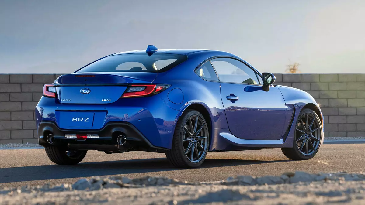 Նոր կուպե Subaru Brz- ը դարձել է ավելի հզոր եւ դժվար նախկին 10123_1