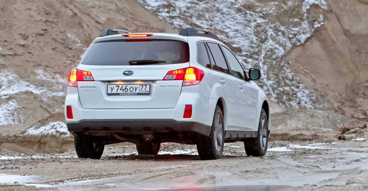 ჩვენ ვეძებთ სიმართლეს Subaru Outback 2014 მოდელის წლის კროსოვერი 10187_3