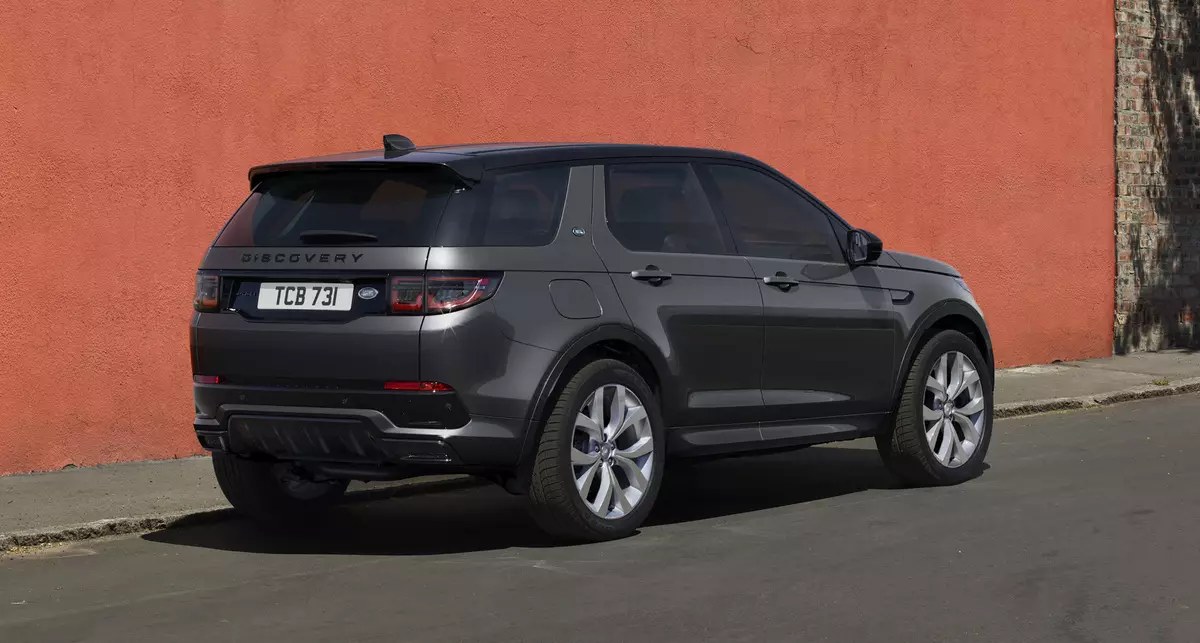 Evoque Bronce y Discovery Sport Urban vino a Rusia