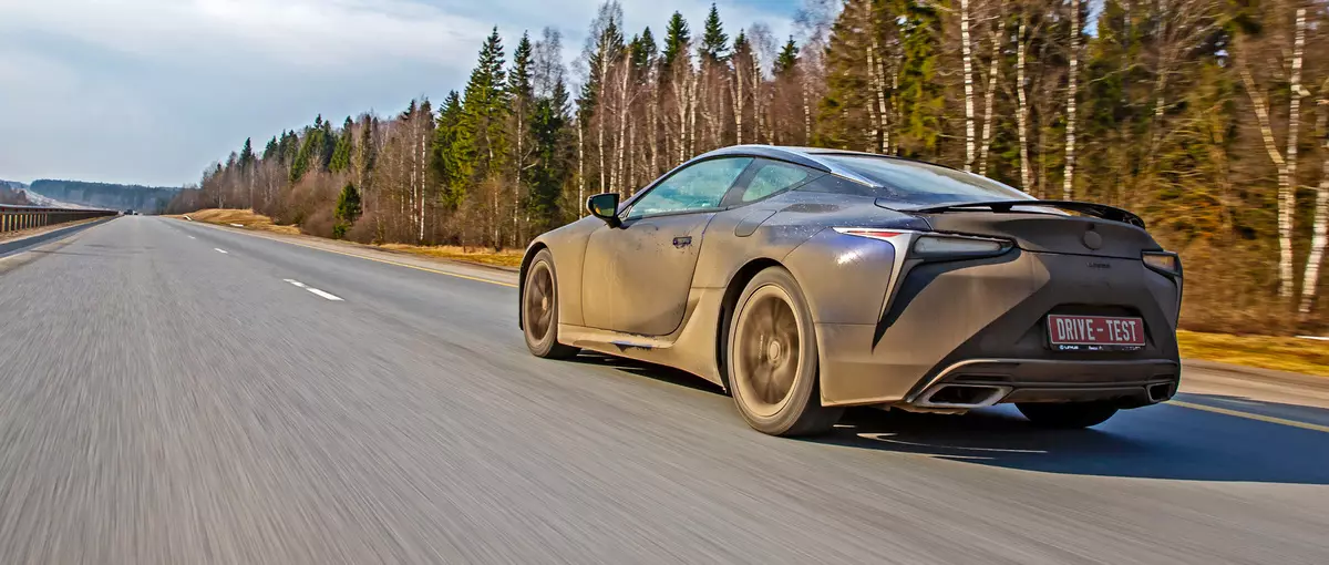 Halt in Schritt vom Verständnis des Coupés Lexus LC 500 1055_20