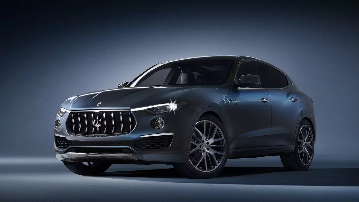 Fuair ​​Maserati Levante suiteáil hibrideach coitianta