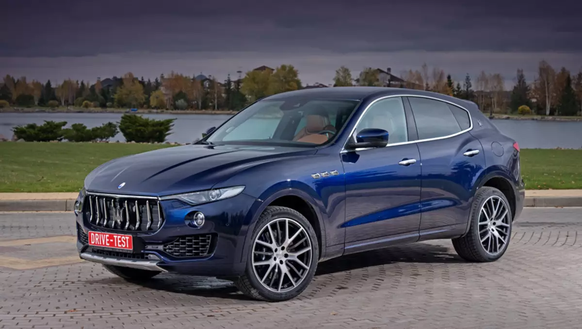 Maise Maserati Levante s laige Iodálach do charachtar