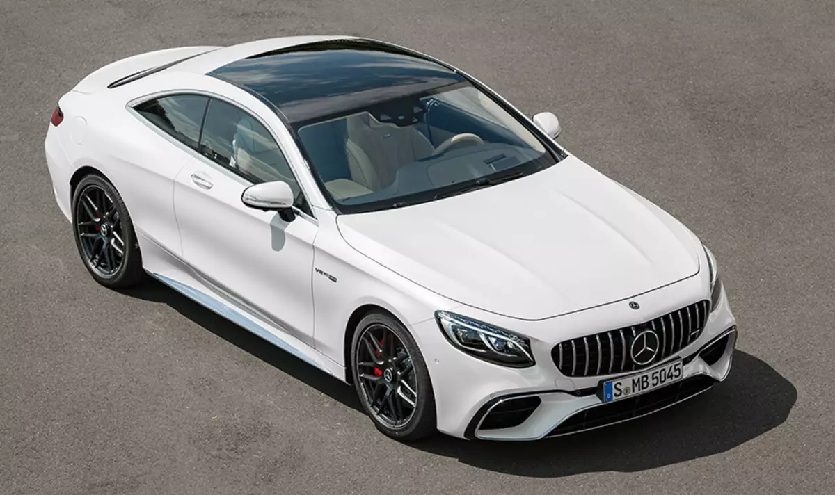 I-COUPE NE-Mercedes-Benz Class Evuselelwa Ngemuva Kwe-Sedan 11778_1