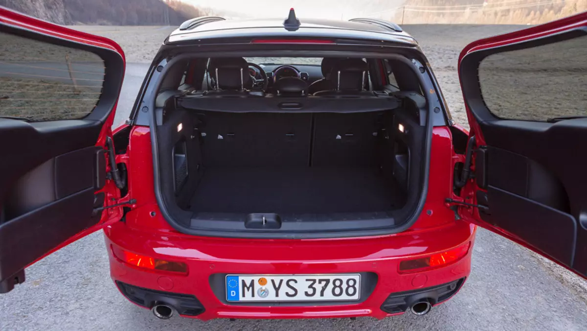 Refusal to grow up with the MINI CLUBMAN JCW Warely Universal 1182_8