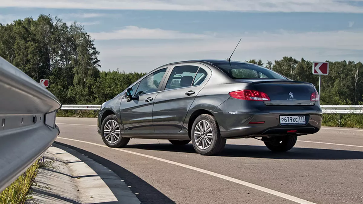 Yenilənmiş üzün altında keçmiş Peugeot 408-ni öyrənin 1269_7