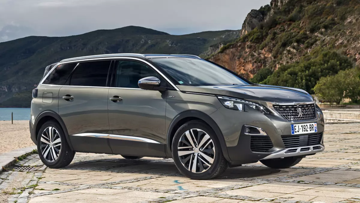 Completa in numeri con un crossover Peugeot 5008 a sette letti 1270_15