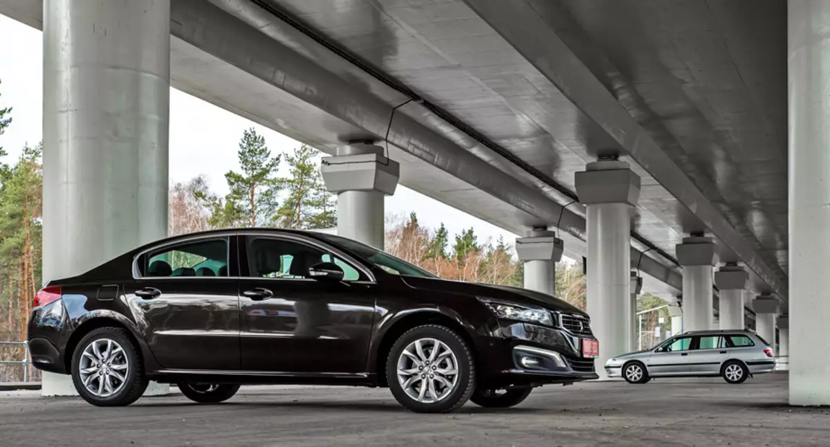 கடந்த காலத்தில் இருந்து புதுப்பிக்கப்பட்ட Sedan Peugeot 508 இல் நாங்கள் பார்க்கிறோம் 1274_10