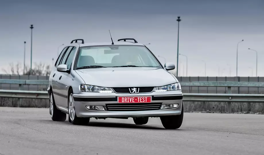 Aħna nħarsu mill-passat fuq il-sedan aġġornat Peugeot 508 1274_9