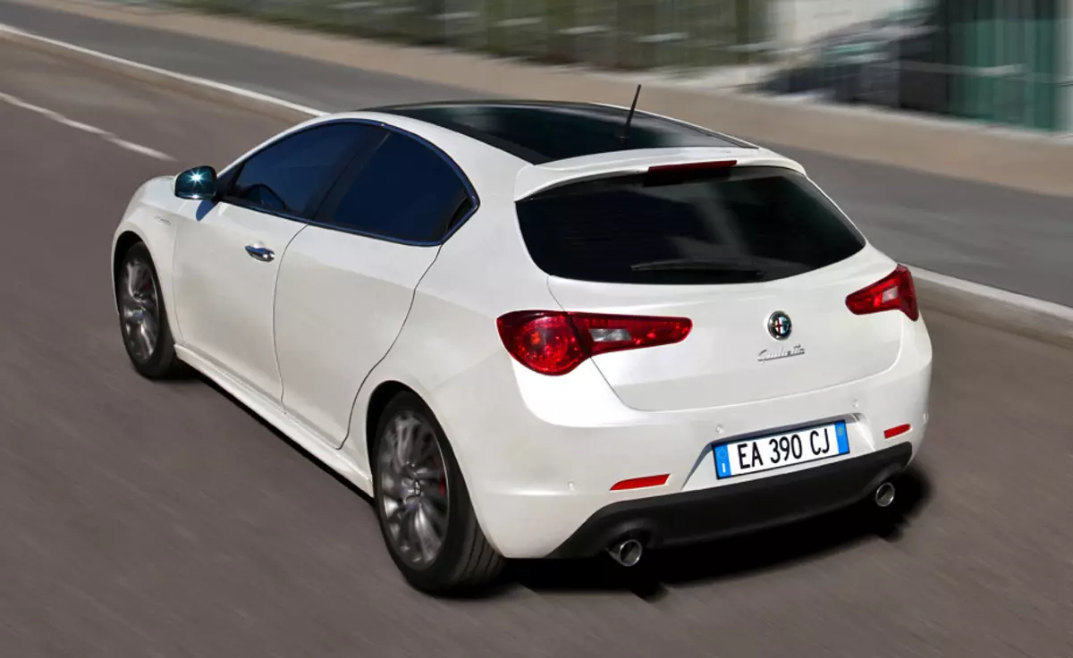 در روسیه، فروش Hatchback Alfa Romeo Giulietta را آغاز کرد 12923_1