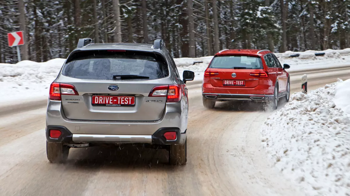 ພວກເຮົາເອົາ subaru outback ກັບກົງກັນຂ້າມຂອງ VW Passat AllTrack Universal 1388_18