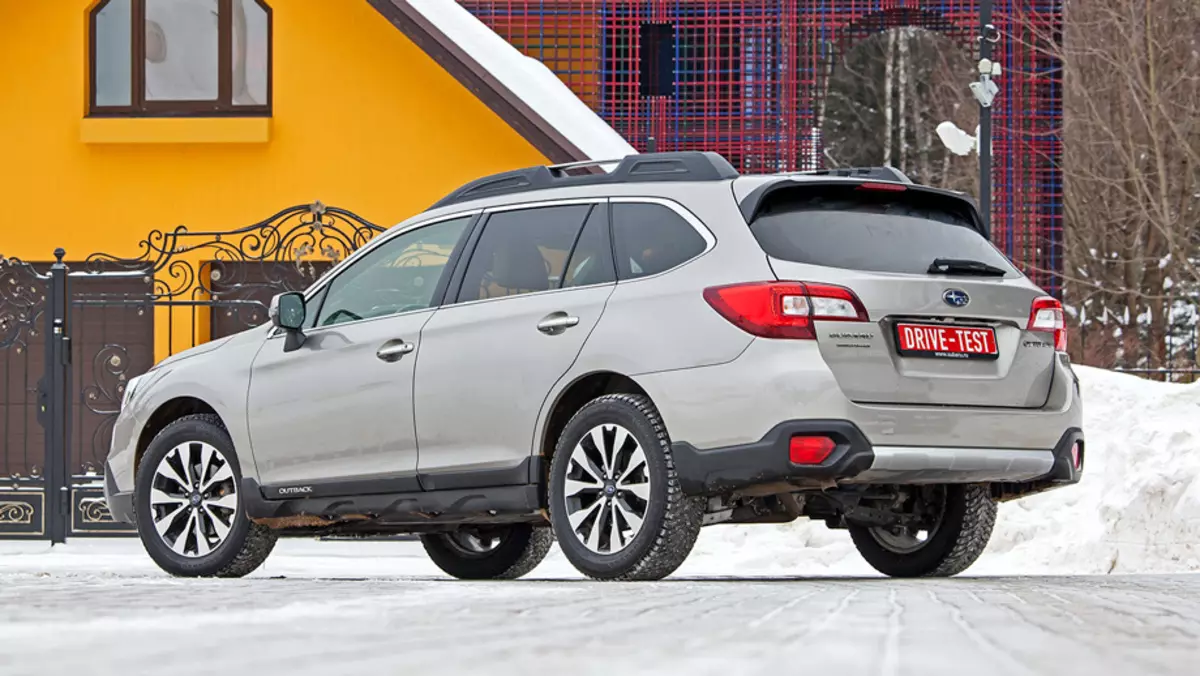 Subaru Outback smo postavili nasprotovanjem VW Passat Alltrack Universal 1388_8