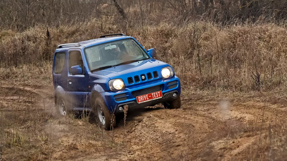 Re kenya letsoho ho phahamisoa ha Suzuki Jimny holim'a pele 1404_12