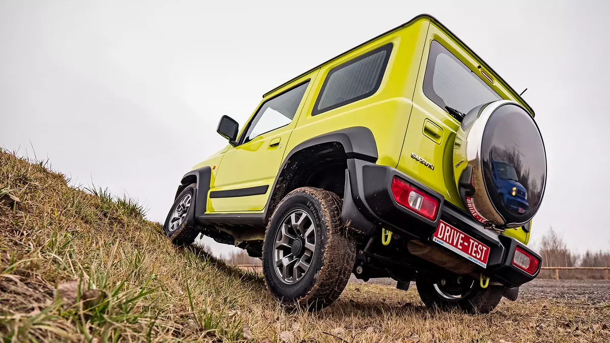 Бид Suzuki jimny-ийн давуу талыг урьд өмнө нь уран зөгнөлдөө хэрэгжүүлдэг 1404_8