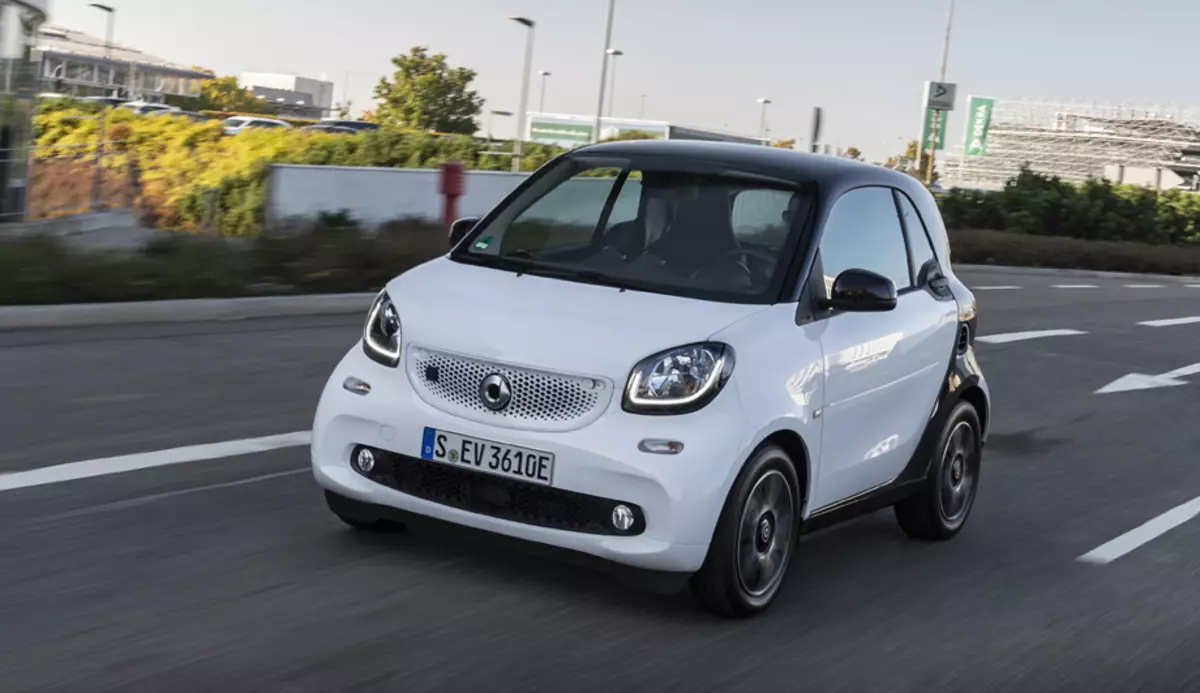 Electrocar Smart EQ Fortwo იქნება განახლდება წელს. 14208_3