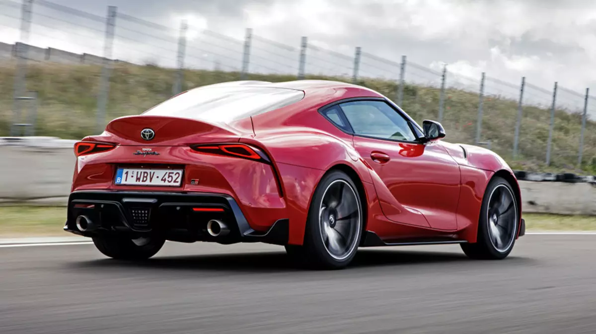 Liquadk Toyota Gr Supra ရှိ BMW မှ BMW မှစိတ္တဇကိုကြိုးစားခြင်း 1449_4