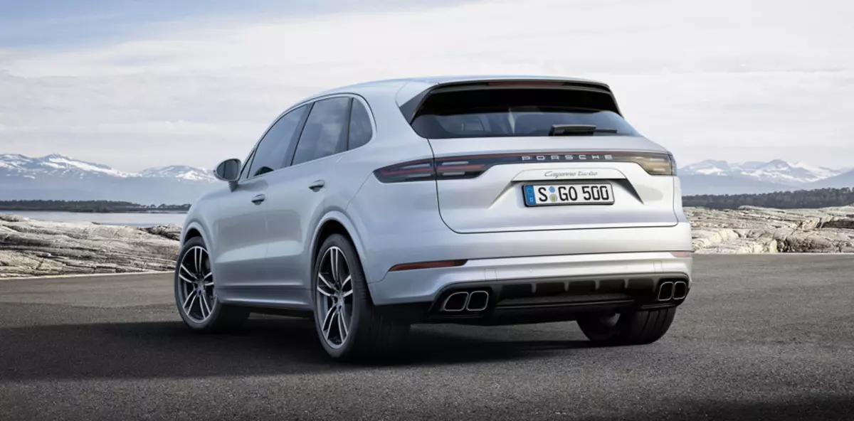 Si Porsche Cayenne Turbo Crossover nakadawat usa ka aktibo nga Spoiler 14738_1