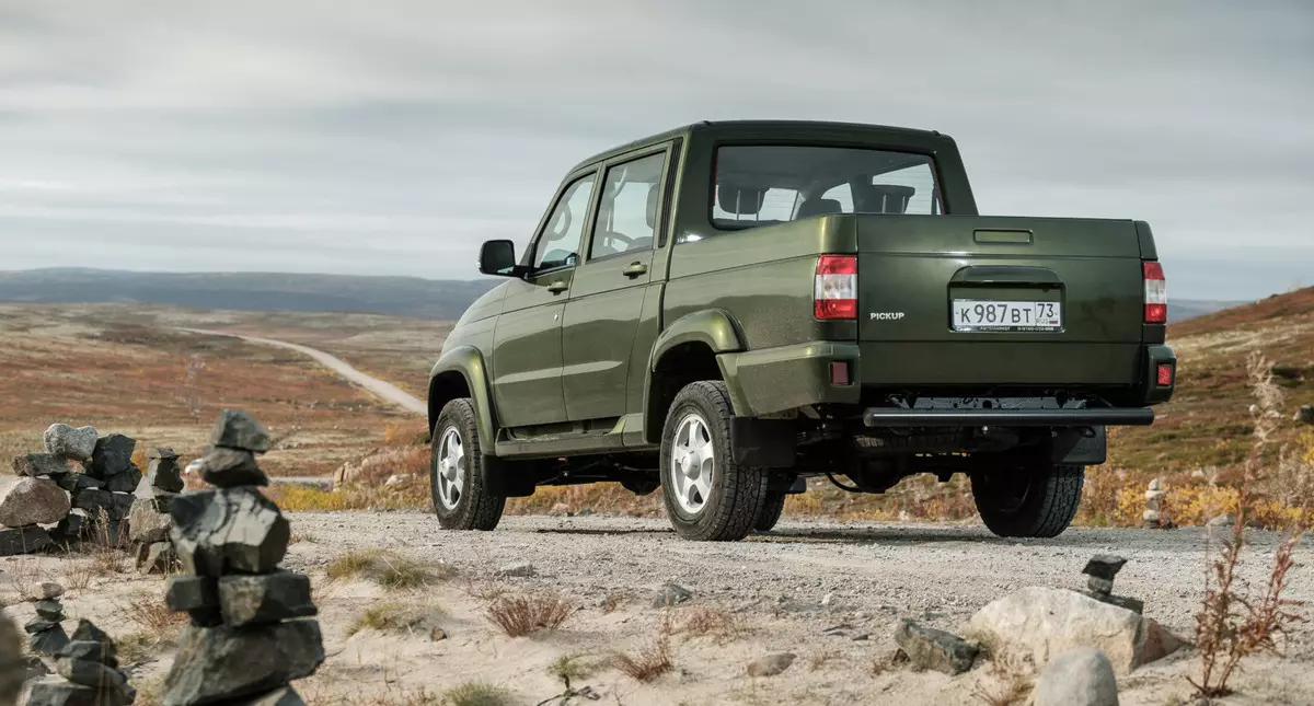 Pickup ya Uaz ya Winged mbili iliyopendekezwa katika matoleo matatu. 1499_2