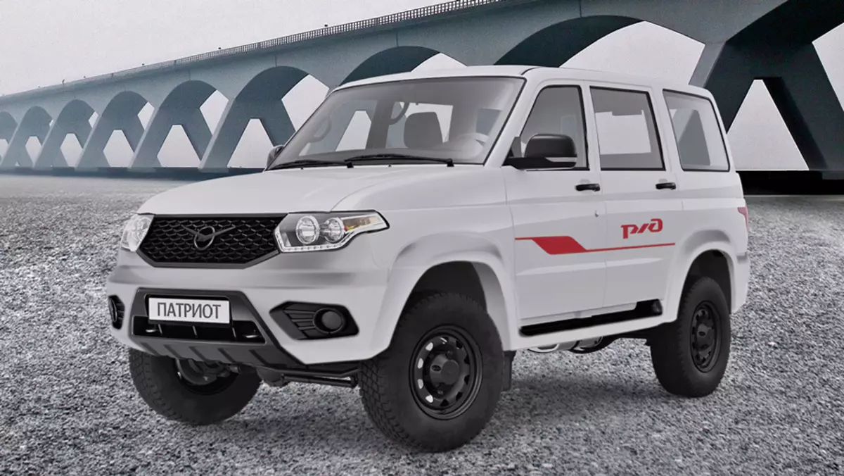 UAZ Patriot-modellen vil ha en bensin turbo motor 1504_1