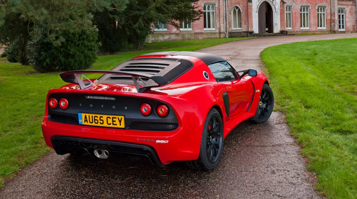 Coupe Lotus Exige Sport 350 Nó bật ra dễ dàng hơn 