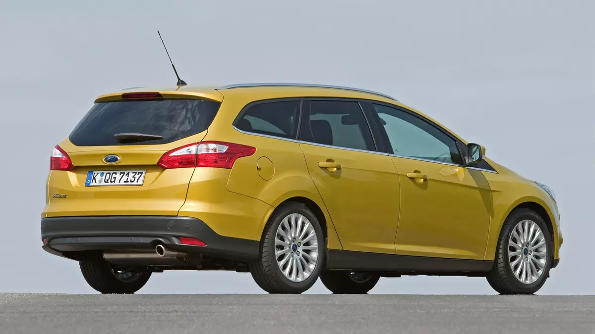 Secondario: Stel Washtoms veniti da Ford Focus III 1517_17