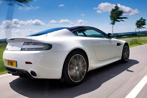 Aston Martin V8 Vantage Sportor Aston Martin V8 Vantage - N420 15410_1