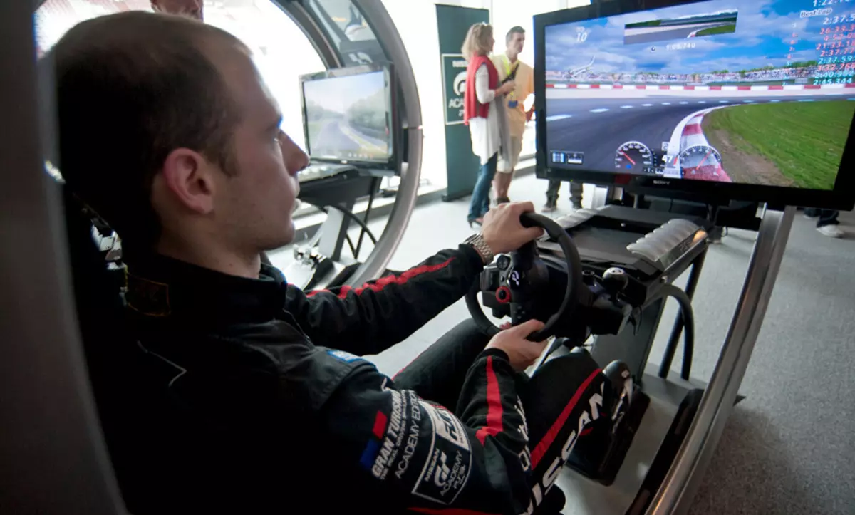 Siga a formação de pilotos no projeto Nissan GT Academy 1555_3