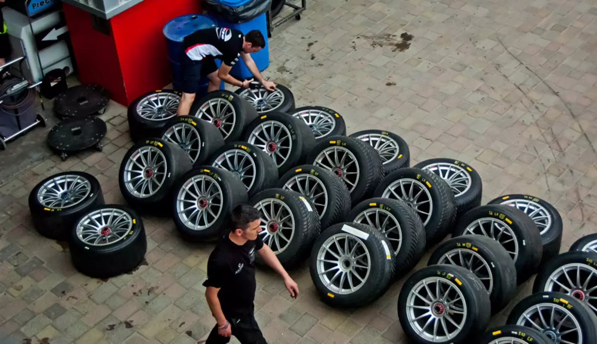 Seguiu la formació de pilots al projecte Nissan GT Academy 1555_9