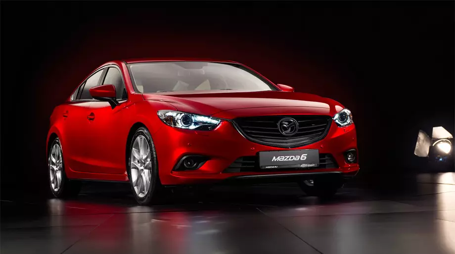 Derramou a luz do estudo no novo sedán Mazda66 1565_1