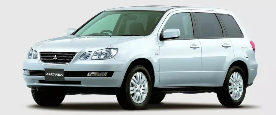 Niečo, čo chápeme v dizajne Crossover Mitsubishi Outlander 15730_25