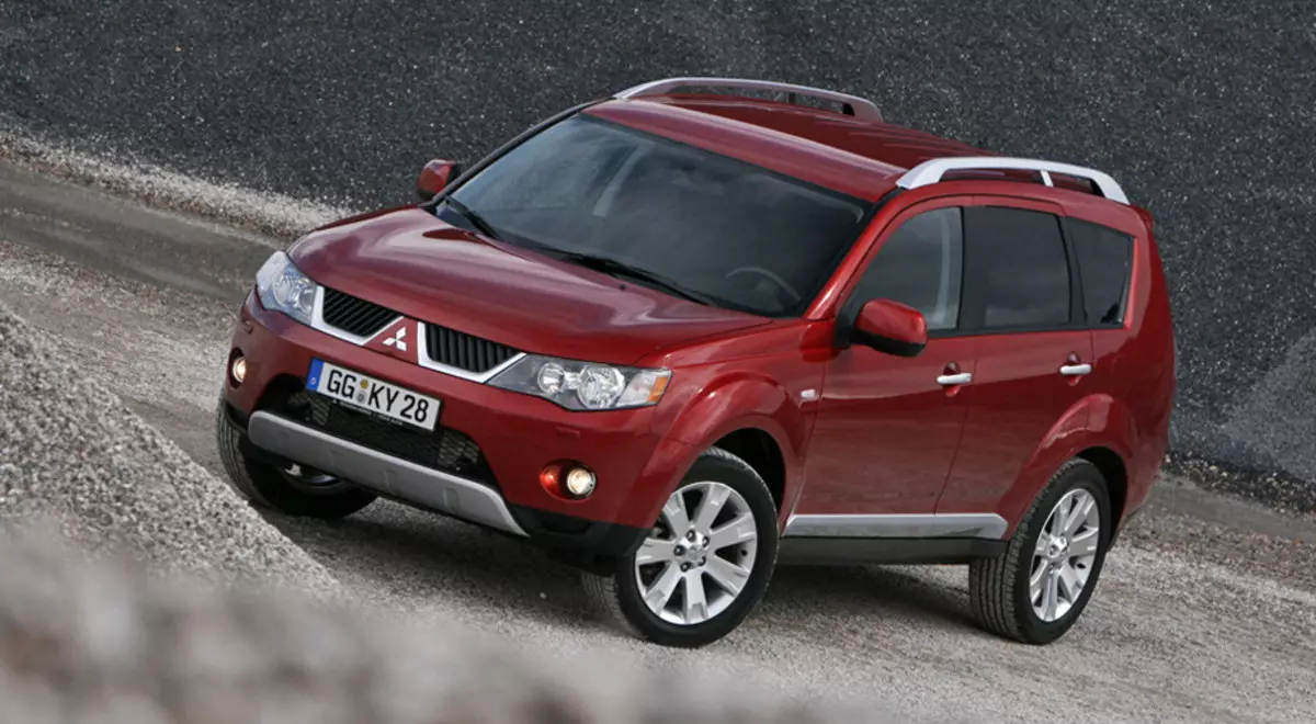 Niečo, čo chápeme v dizajne Crossover Mitsubishi Outlander 15730_29