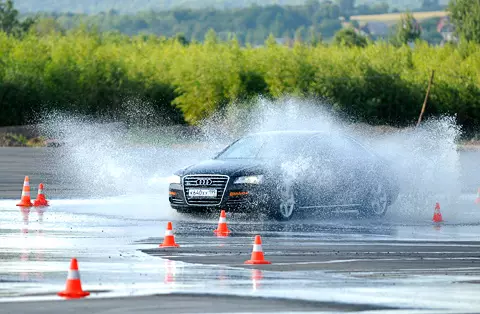 Audi Training Camp je potrebna za poznavanje meje dovoljenega 1591_2