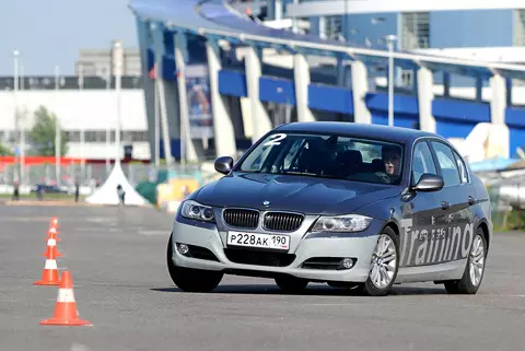 Vula utshintsho ukusuka kwi-hatch ukuya kumgca we-nürburgring