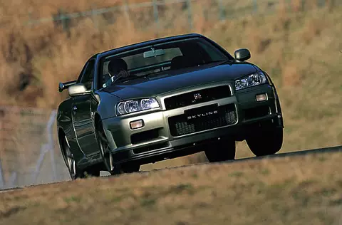 Nissan gt-r හි ක්රීඩා සම්ප්රදායන්ට අපි උපහාර දැක්වුවෙමු 1598_22