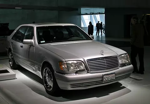 Kunst! Çfarë është interesante për Muzeun e ri Mercedes-Benz 1612_17