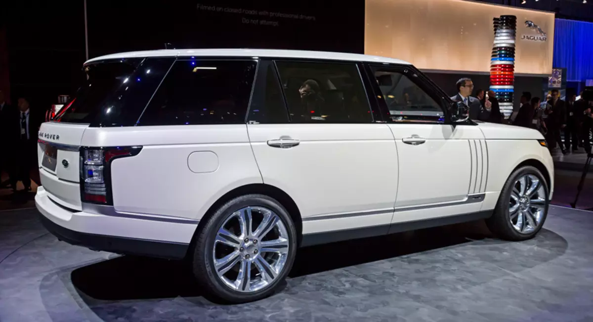 Britene presenterte Long-Base Range Rover 16985_1