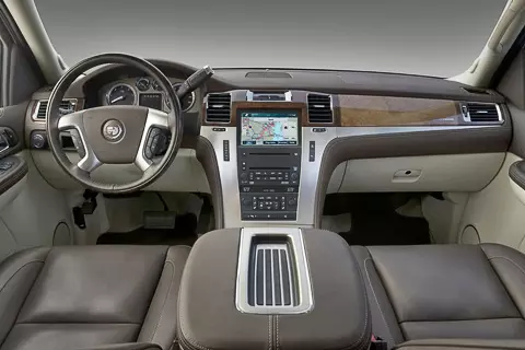 Cadillac onların riqqətli Escalade iki versiyası relizlər 17164_1