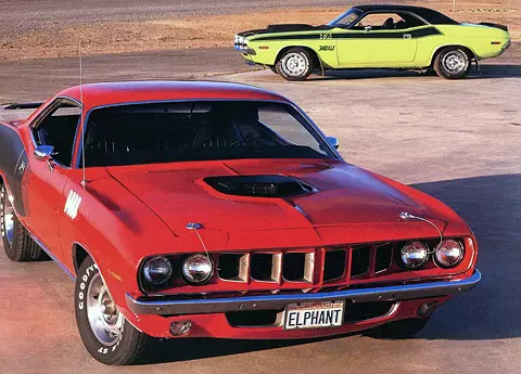 Kunst! Čudovište ulja Dodge Challenger i Plymouth 'Cuda 17569_6