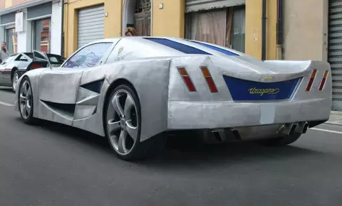 Italiaans creëerde een supercar met zijn eigen handen 17936_1