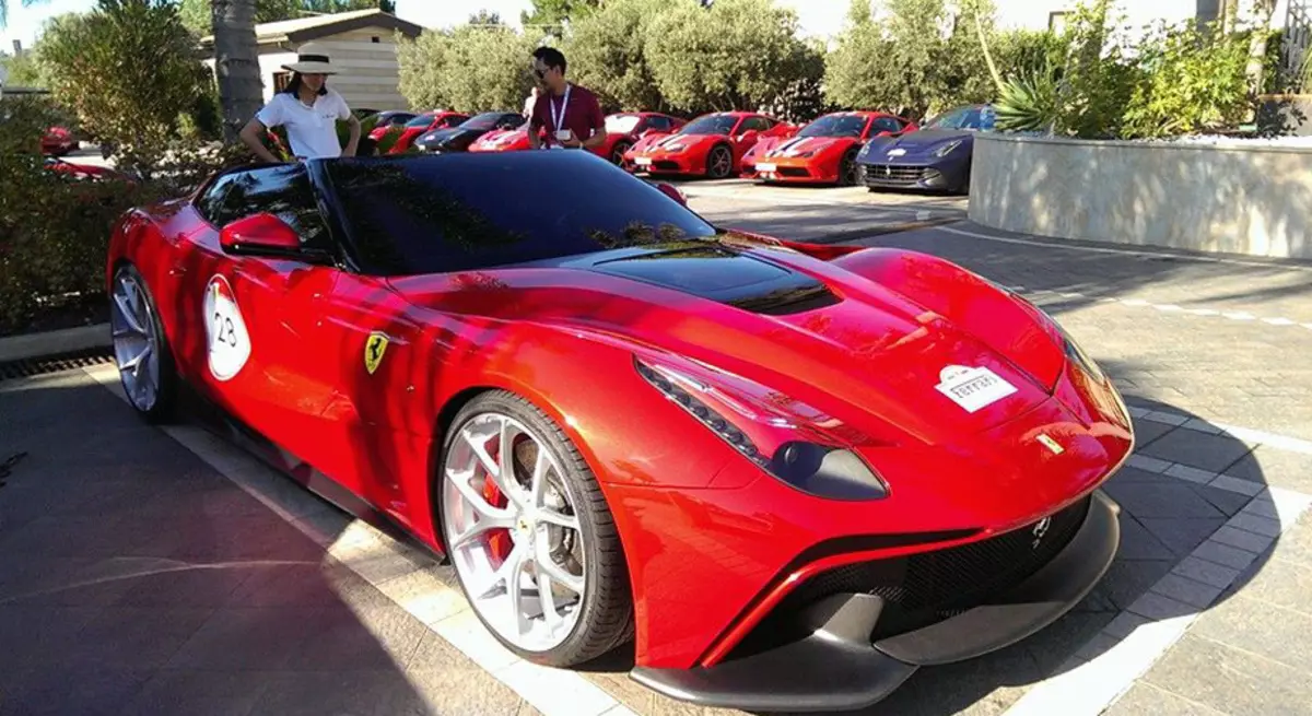 Ferrari F12 TRS Roadster va debutar a Sicília 18442_3