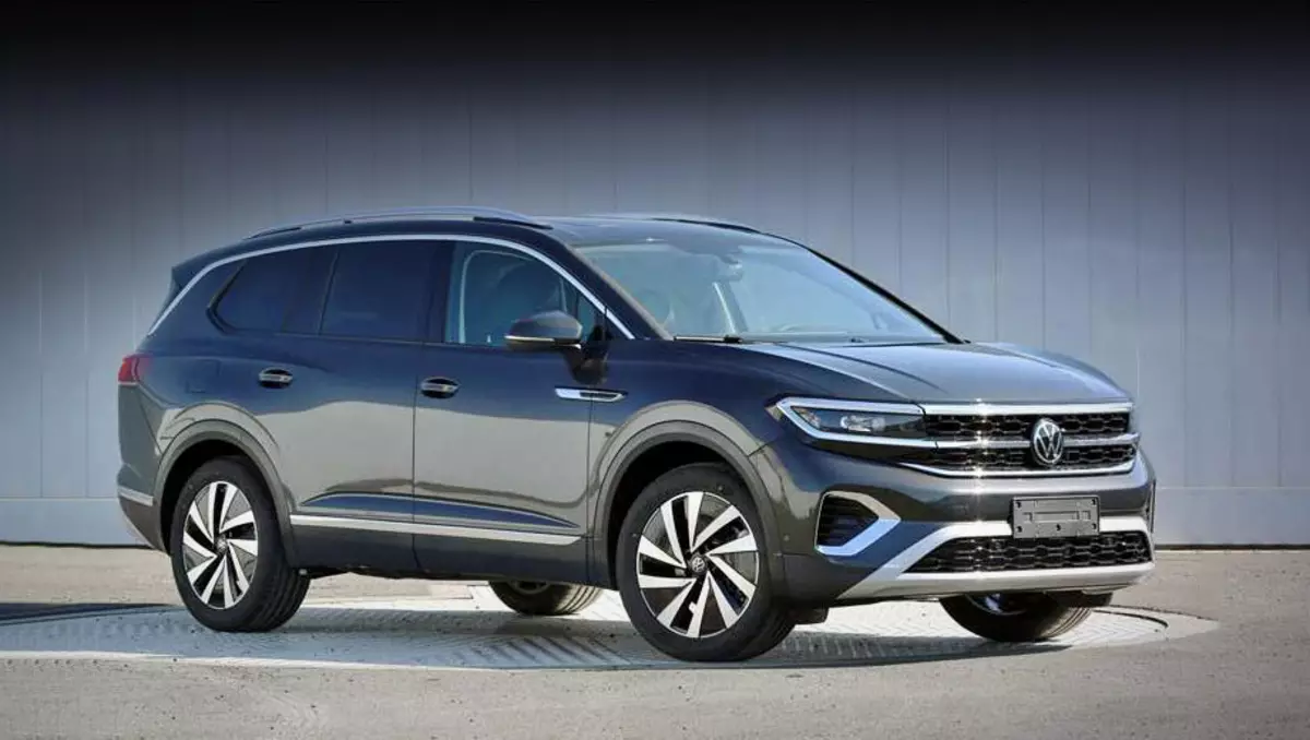 Nagy Volkswagen Talagon Parcatar dobott álcázott