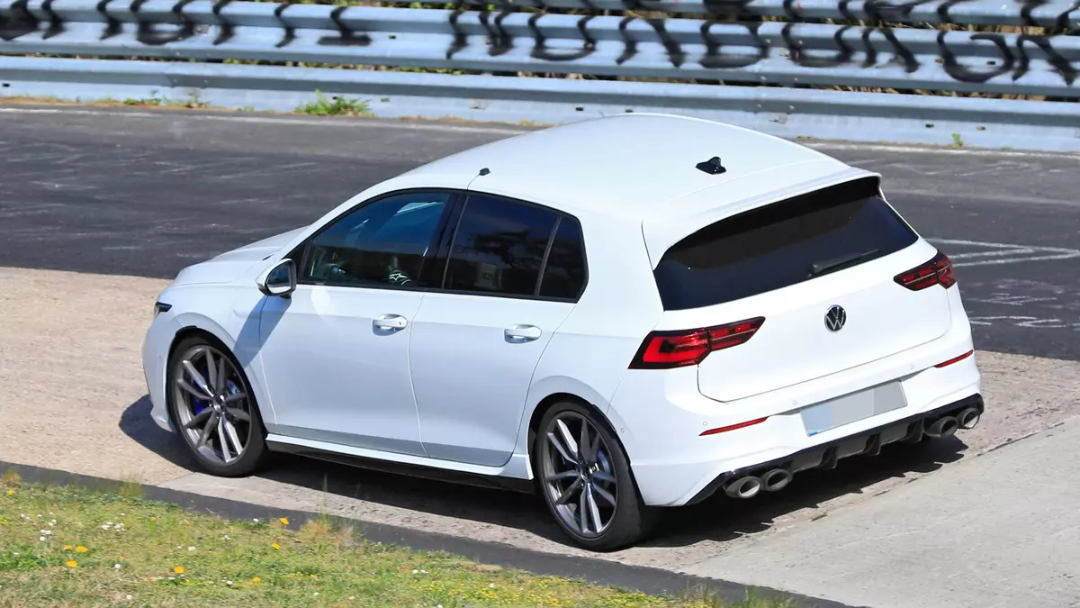 Volkswagen Golf r bo na voljo v dveh različicah