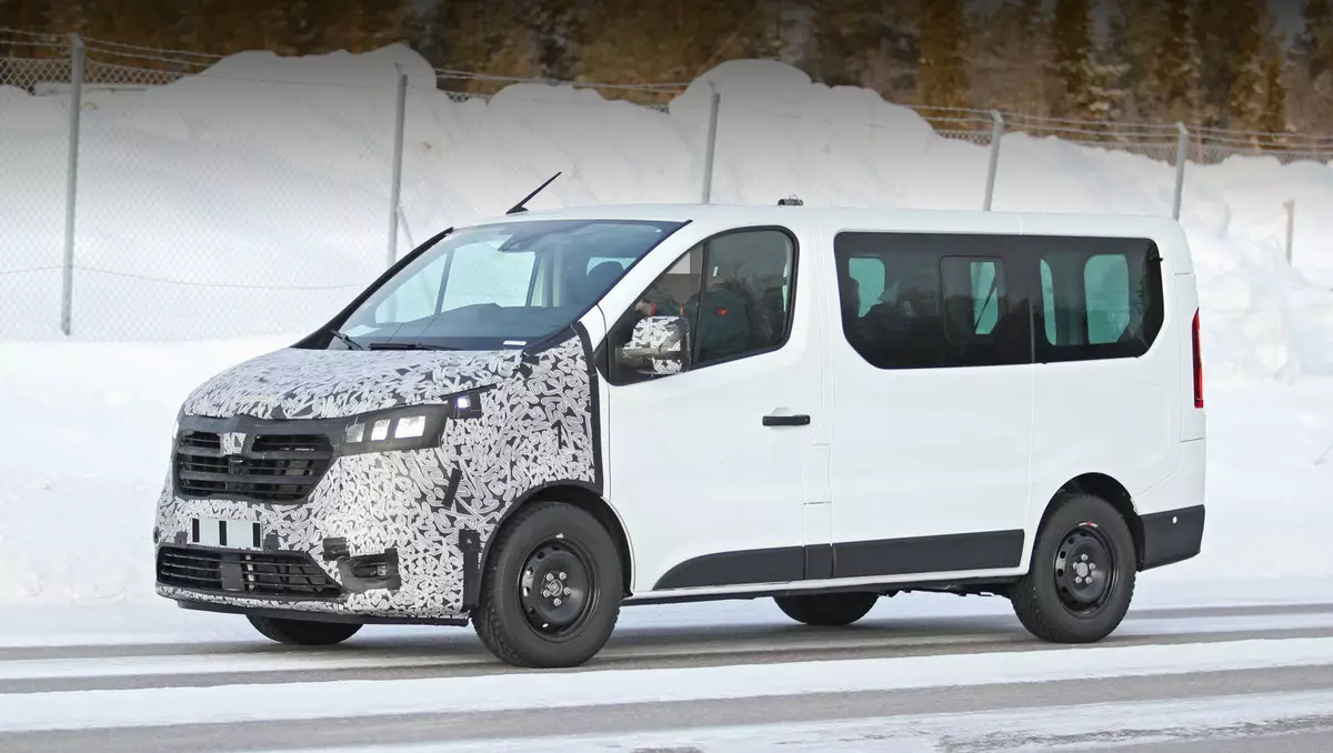 Ven Renault Trafic ichashandurwa kunze uye mukati