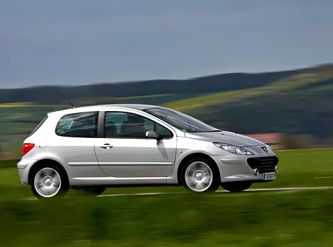 Vi snakker med kapittelet i Peugeot Citroen Rus Stefan Le Gelev