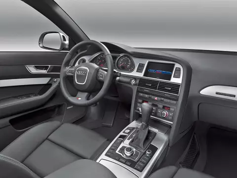 Audi A6 се опитва на нова корпоративна костюм 20392_3