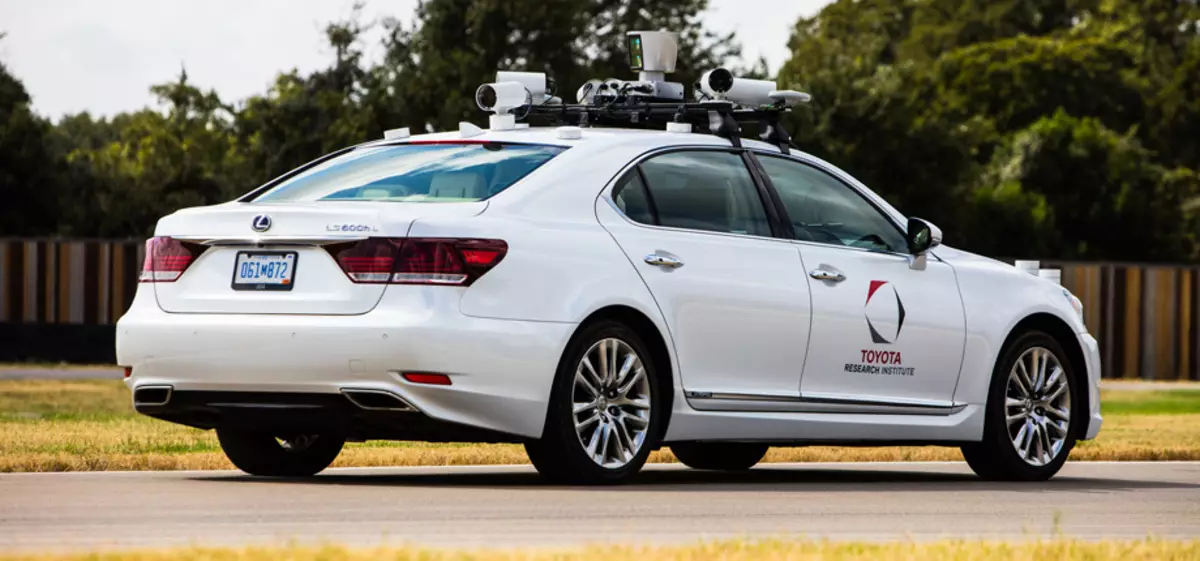 Toyota has created an unusual autonomous car 20810_1