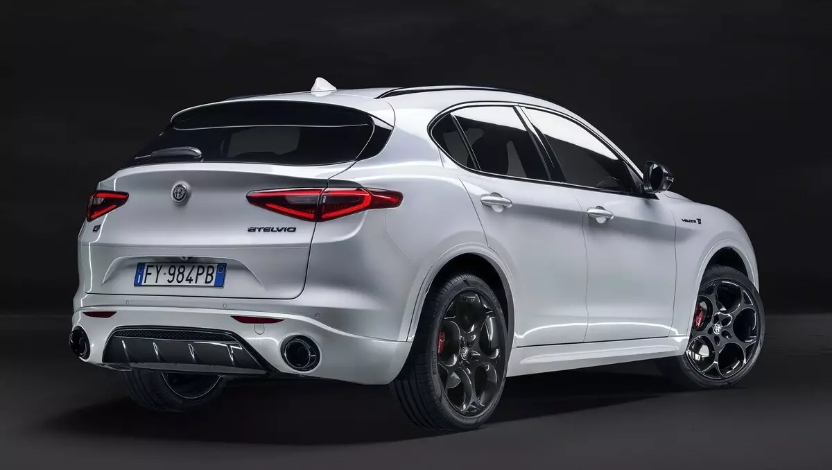 Alfa Romeo Stelvio як нусхаи пурқудрати Veloce Ti