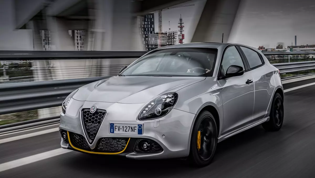 Hotlack Alfa Romeo Giulietta бе муваффақият боқӣ хоҳад монд